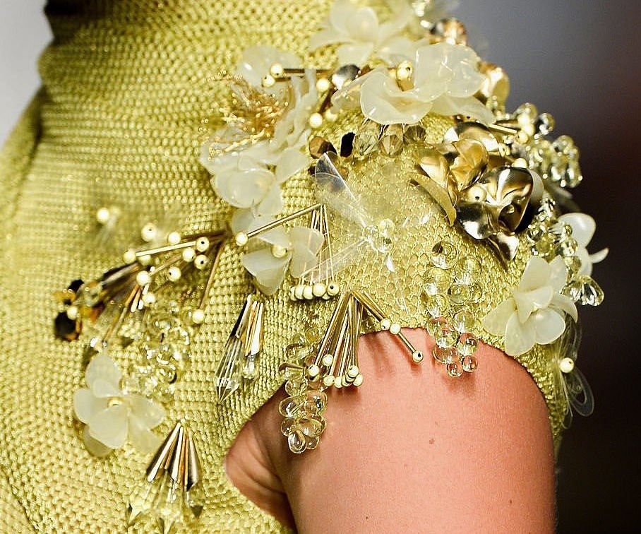 Вышивка бисером и пайетками с подиумов